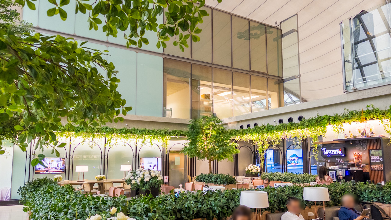 【プライオリティパスで入れる】バンコク スワンナプーム空港 国内線 Coral Executive Lounge の様子や食事を紹介！ | satoの世界一周旅行記